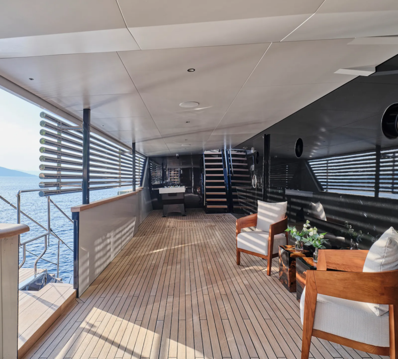 Yacht OMNIA, Amels | CHARTERWORLD Luxury Superyacht Charters